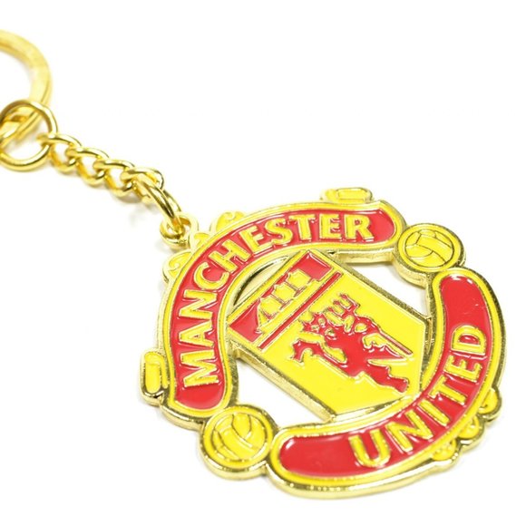 Manchester United | Accessories | Manchester United Fc Crest Key Chain ...